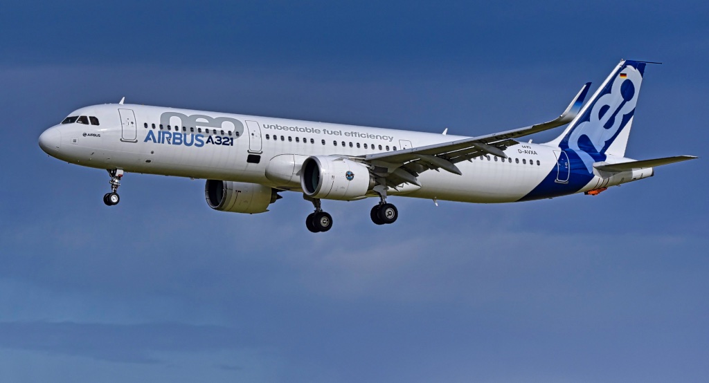 Airbus A321 Spotting Guide, Tips for Airplane Spotters, Photographs ...