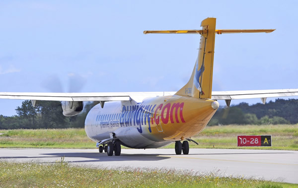 ATR and the ATR-42 and ATR-72 airliners, design, production and photographs