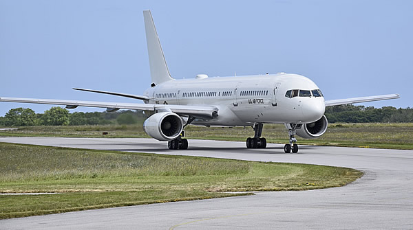 Boeing 757 Spotting Guide, Tips for Airplane Spotters, Photographs ...